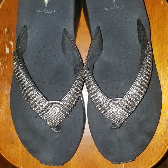 Volatile | Shoes | Volatile Wedgethong Sandel | Poshmark